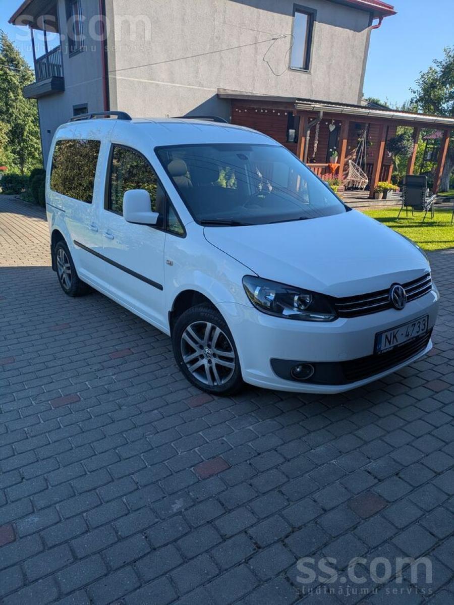 White Volkswagen Caddy 2011 in Valmiera, with an engine capacity of 2.00 L and mileage of 305 thousand km for 6800 €, photo 13 on AUTOMOTO.COM.LV