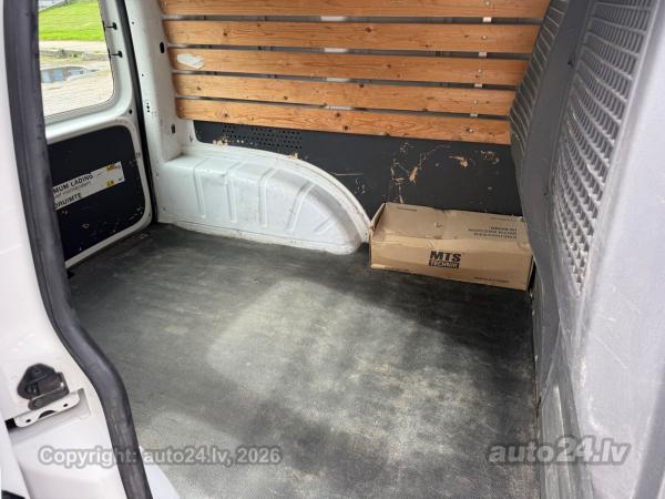 Balts Volkswagen Caddy 2011 Tallina, ar dzinēja tilpumu 1.60 L un nobraukumu 237 tūkst. km par 7000 €, foto 7 vietnē AUTOMOTO.COM.LV