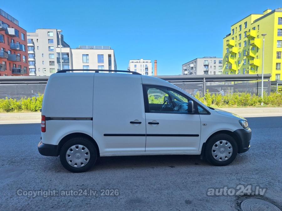 White Volkswagen Caddy 2012 in Tallinn, with an engine capacity of 2.00 L and mileage of 279 thousand km for 3999 €, photo 4 on AUTOMOTO.COM.LV