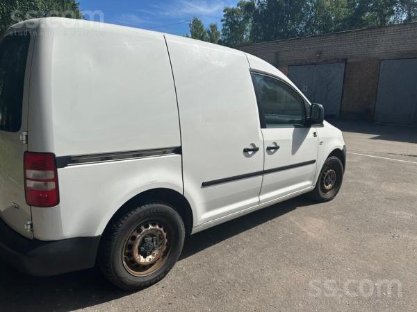 White Volkswagen Caddy 2012 in Riga, with an engine capacity of 1.60 L and mileage of 383 thousand km for 3400 €, photo 5 on AUTOMOTO.COM.LV
