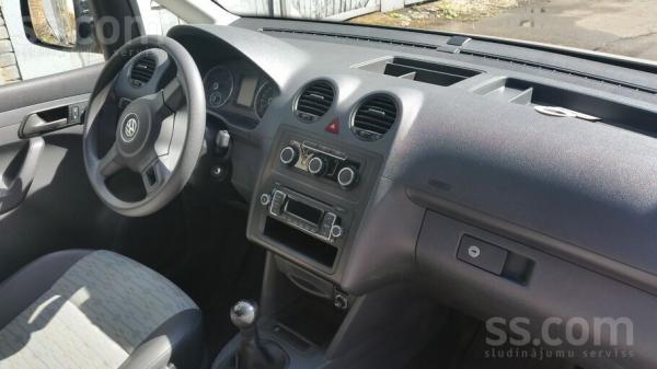 White Volkswagen Caddy 2012 in Riga, with an engine capacity of 1.60 L and mileage of 382 thousand km for 3200 €, photo 6 on AUTOMOTO.COM.LV