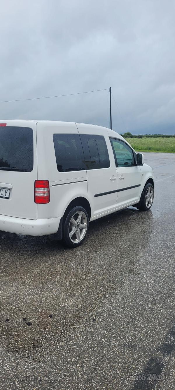White Volkswagen Caddy 2012 in Tallinn, with an engine capacity of 1.60 L and mileage of 290 thousand km for 6000 €, photo 3 on AUTOMOTO.COM.LV