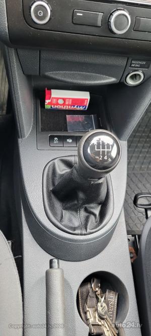 Balts Volkswagen Caddy 2012 Tallina, ar dzinēja tilpumu 1.60 L un nobraukumu 290 tūkst. km par 6000 €, foto 7 vietnē AUTOMOTO.COM.LV