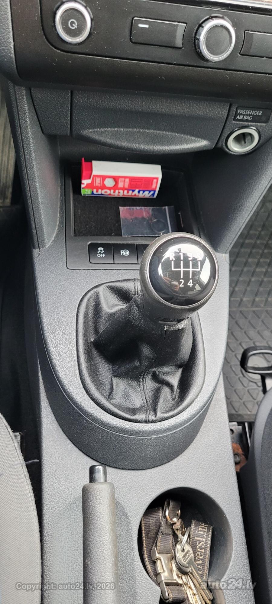 Balts Volkswagen Caddy 2012 Tallina, ar dzinēja tilpumu 1.60 L un nobraukumu 290 tūkst. km par 6000 €, foto 7 vietnē AUTOMOTO.COM.LV