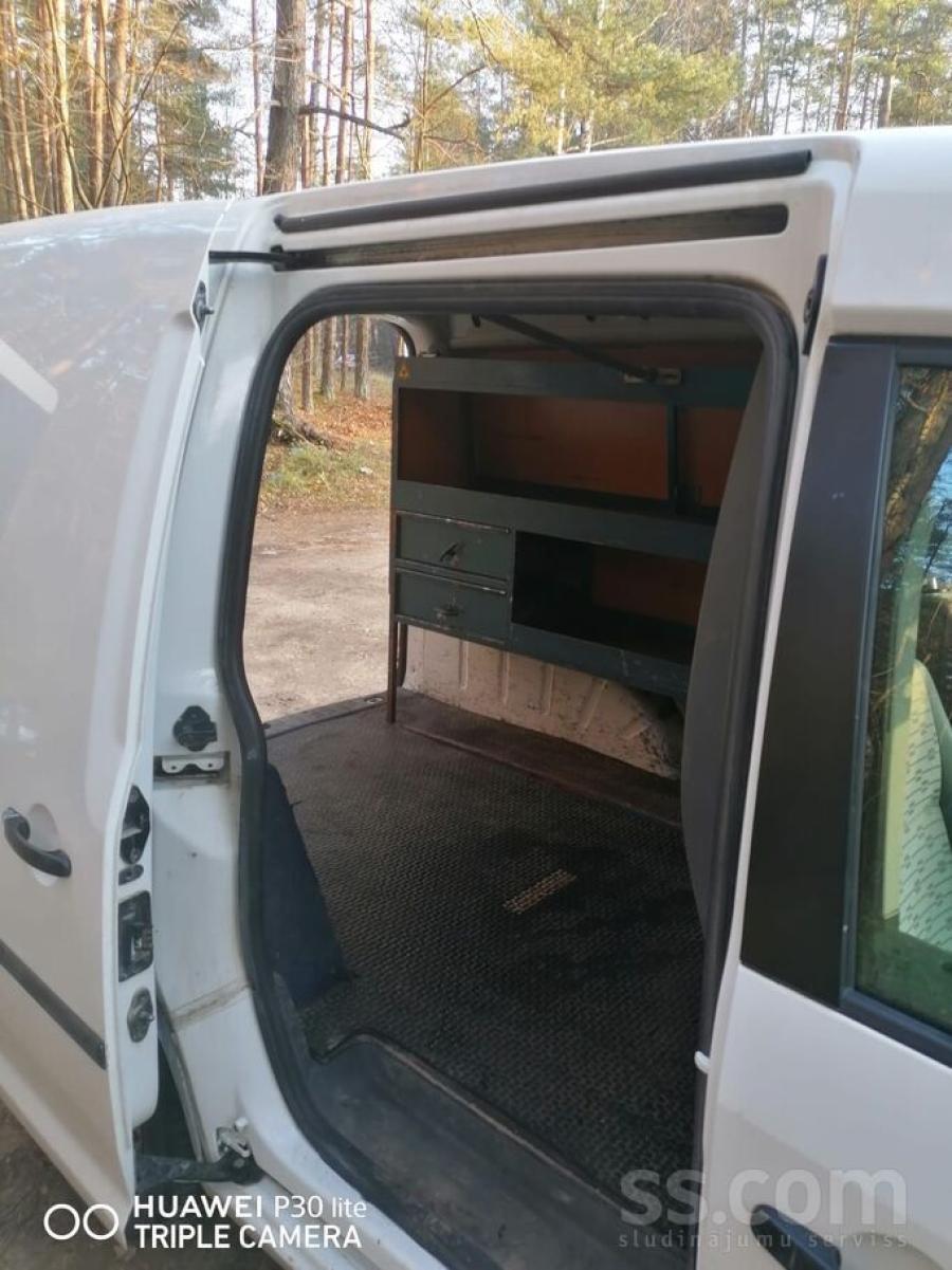 White Volkswagen Caddy 2012 in Riga, with an engine capacity of 1.60 L and mileage of 290 thousand km for 2500 €, photo 6 on AUTOMOTO.COM.LV