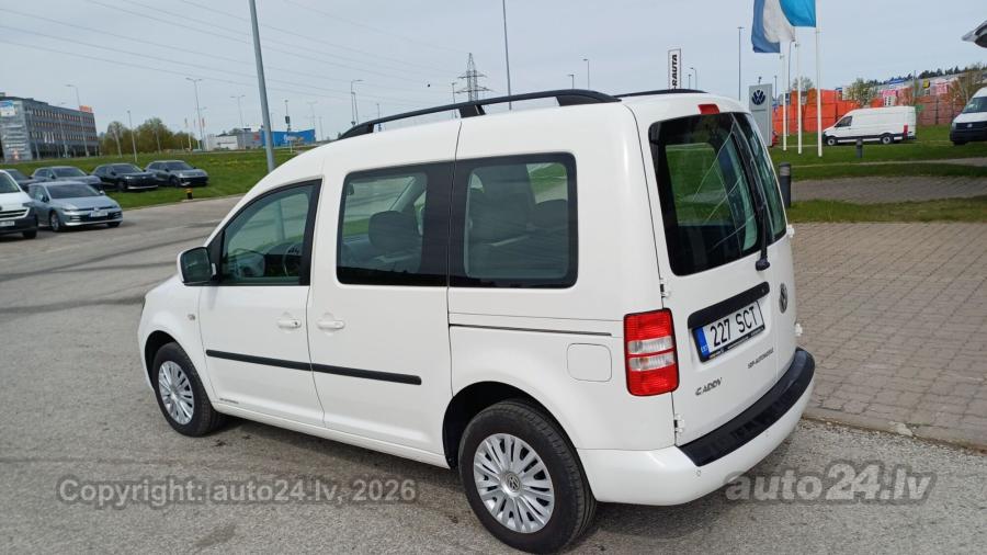 Balts Volkswagen Caddy 2013 Tartu, ar dzinēja tilpumu 2.00 L un nobraukumu 128 tūkst. km par 7600 €, foto 4 vietnē AUTOMOTO.COM.LV