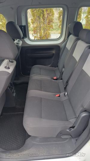Balts Volkswagen Caddy 2013 Tartu, ar dzinēja tilpumu 2.00 L un nobraukumu 128 tūkst. km par 7600 €, foto 12 vietnē AUTOMOTO.COM.LV