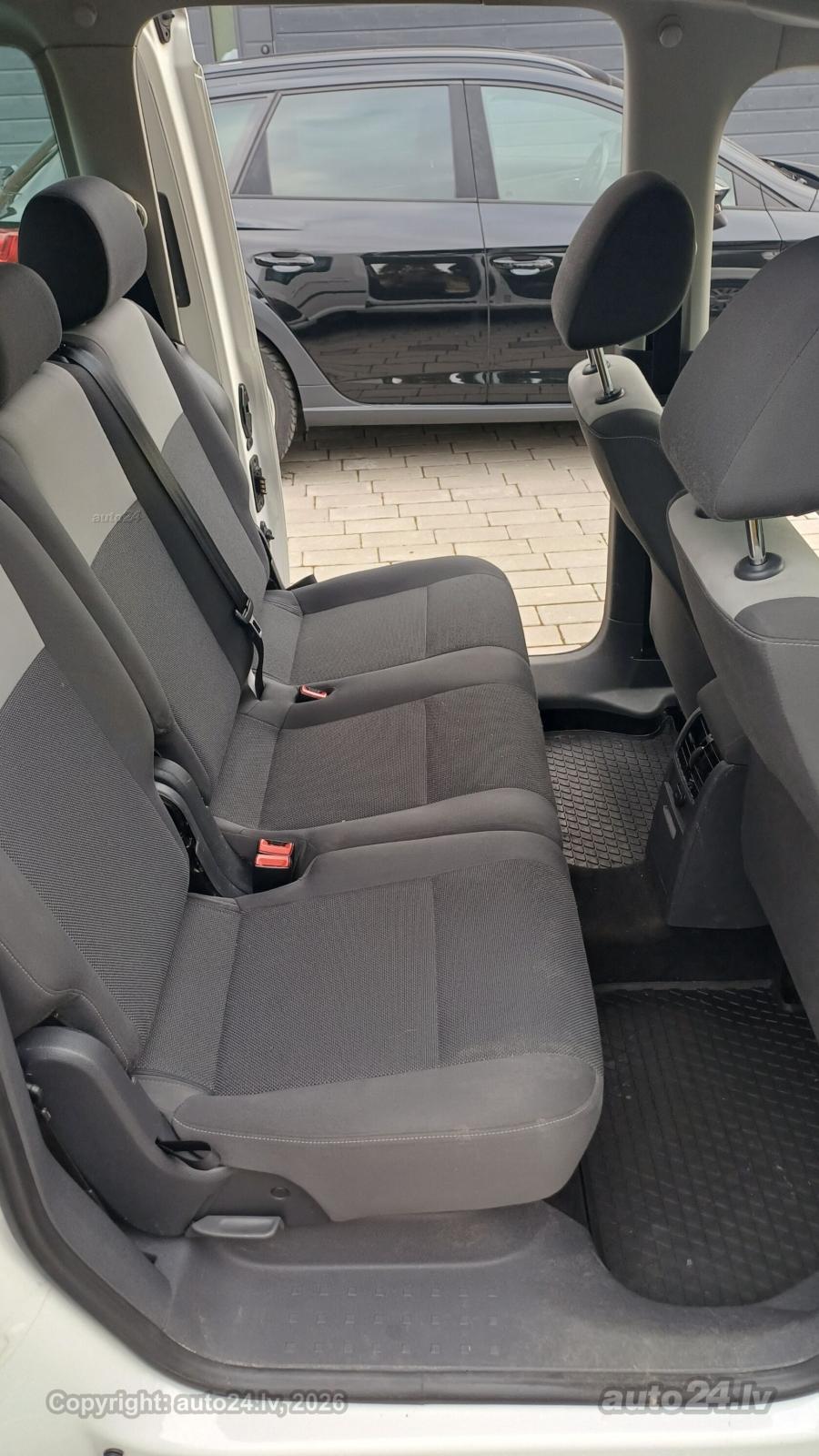 Balts Volkswagen Caddy 2013 Tartu, ar dzinēja tilpumu 2.00 L un nobraukumu 128 tūkst. km par 7600 €, foto 13 vietnē AUTOMOTO.COM.LV