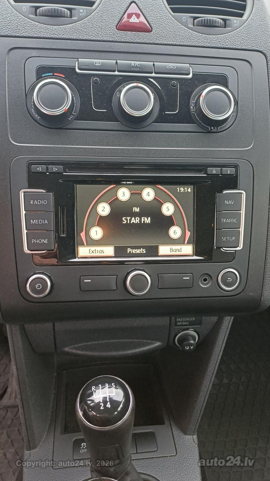 Balts Volkswagen Caddy 2013 Tartu, ar dzinēja tilpumu 2.00 L un nobraukumu 128 tūkst. km par 7600 €, foto 15 vietnē AUTOMOTO.COM.LV