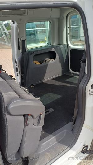 Balts Volkswagen Caddy 2013 Tartu, ar dzinēja tilpumu 2.00 L un nobraukumu 128 tūkst. km par 7600 €, foto 18 vietnē AUTOMOTO.COM.LV