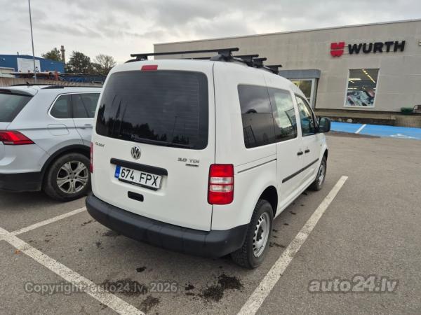 White Volkswagen Caddy 2013 in Tallinn, with an engine capacity of 2.00 L and mileage of 170 thousand km for 12000 €, photo 5 on AUTOMOTO.COM.LV