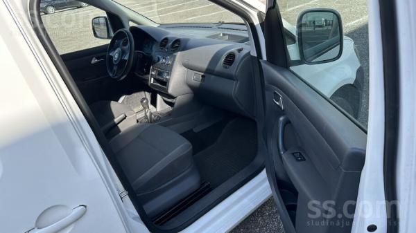 White Volkswagen Caddy 2014 in Riga, with an engine capacity of 1.60 L and mileage of 370 thousand km for 5350 €, photo 5 on AUTOMOTO.COM.LV