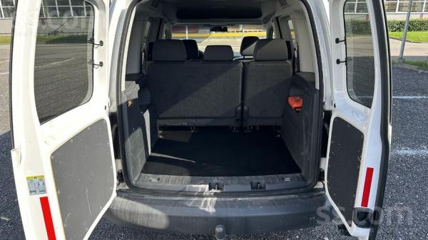 White Volkswagen Caddy 2014 in Riga, with an engine capacity of 1.60 L and mileage of 370 thousand km for 5350 €, photo 7 on AUTOMOTO.COM.LV