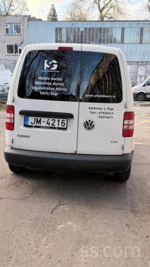 White Volkswagen Caddy 2014 in Riga, with an engine capacity of 1.60 L and mileage of 310 thousand km for 3400 €, photo 5 on AUTOMOTO.COM.LV