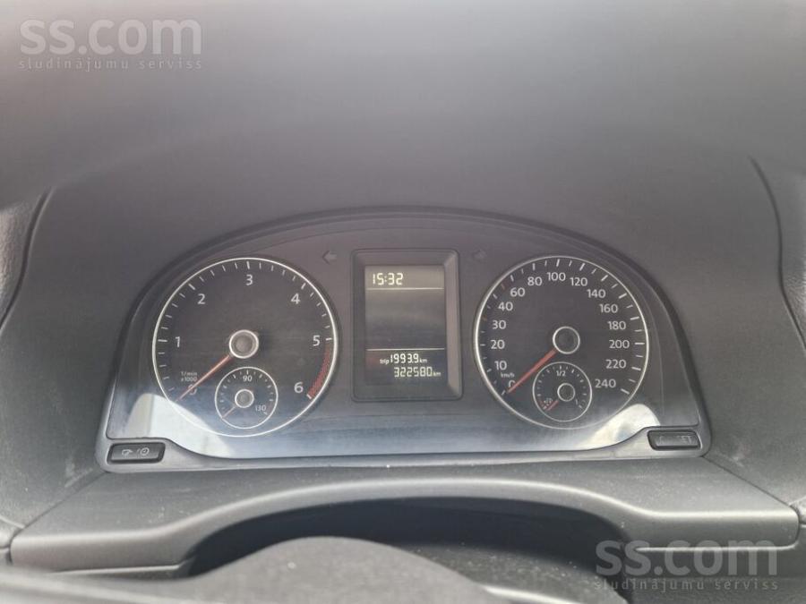 White Volkswagen Caddy 2014 in Riga, with an engine capacity of 1.60 L and mileage of 323 thousand km for 3000 €, photo 8 on AUTOMOTO.COM.LV