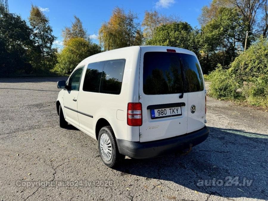 White Volkswagen Caddy 2014 in Tallinn, with an engine capacity of 1.60 L and mileage of 318 thousand km for 4250 €, photo 4 on AUTOMOTO.COM.LV