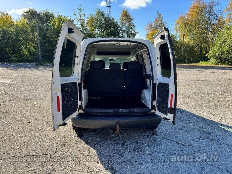 White Volkswagen Caddy 2014 in Tallinn, with an engine capacity of 1.60 L and mileage of 318 thousand km for 4250 €, photo 11 on AUTOMOTO.COM.LV
