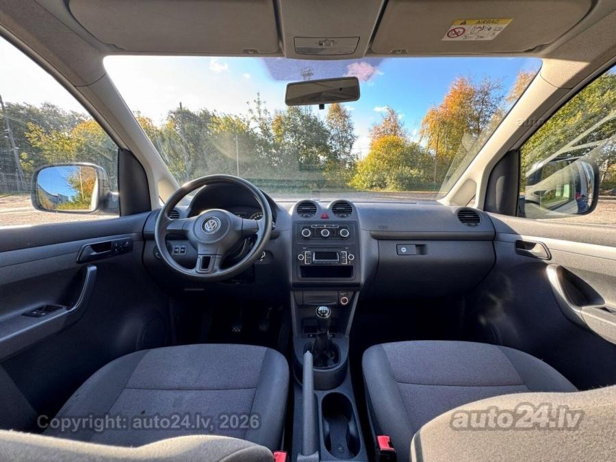White Volkswagen Caddy 2014 in Tallinn, with an engine capacity of 1.60 L and mileage of 318 thousand km for 4250 €, photo 13 on AUTOMOTO.COM.LV
