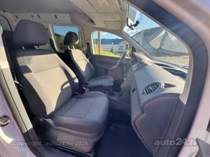 White Volkswagen Caddy 2014 in Tallinn, with an engine capacity of 1.60 L and mileage of 318 thousand km for 4250 €, photo 14 on AUTOMOTO.COM.LV