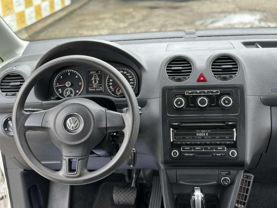 Balts Volkswagen Caddy 2015 Šauļi, ar dzinēja tilpumu 1.60 L un nobraukumu 299 tūkst. km par 8250 €, foto 21 vietnē AUTOMOTO.COM.LV