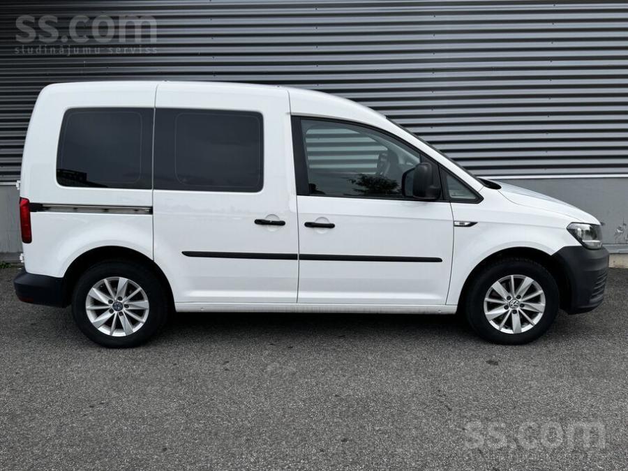 White Volkswagen Caddy 2015 in Riga, with an engine capacity of 1.60 L and mileage of 184 thousand km for 6900 €, photo 7 on AUTOMOTO.COM.LV