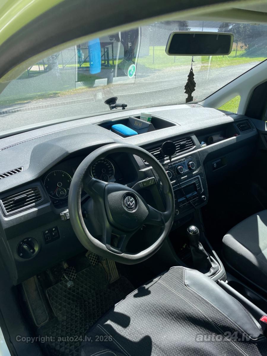 White Volkswagen Caddy 2017 in Tallinn, with an engine capacity of 2.00 L and mileage of 315 thousand km for 11600 €, photo 3 on AUTOMOTO.COM.LV