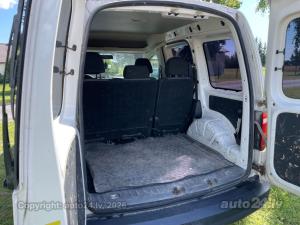 White Volkswagen Caddy 2017 in Tallinn, with an engine capacity of 2.00 L and mileage of 315 thousand km for 11600 €, photo 5 on AUTOMOTO.COM.LV