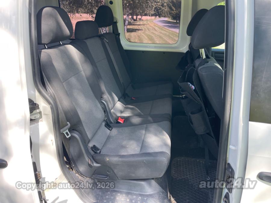 White Volkswagen Caddy 2017 in Tallinn, with an engine capacity of 2.00 L and mileage of 315 thousand km for 11600 €, photo 6 on AUTOMOTO.COM.LV
