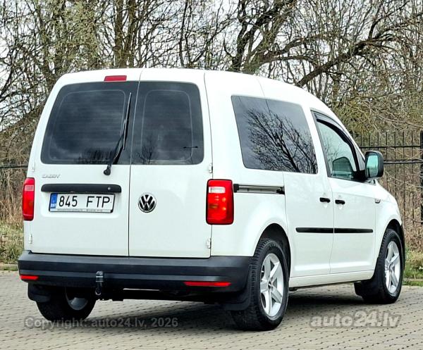 White Volkswagen Caddy 2018 in Tartu, with an engine capacity of 2.00 L and mileage of 187 thousand km for 8990 €, photo 4 on AUTOMOTO.COM.LV