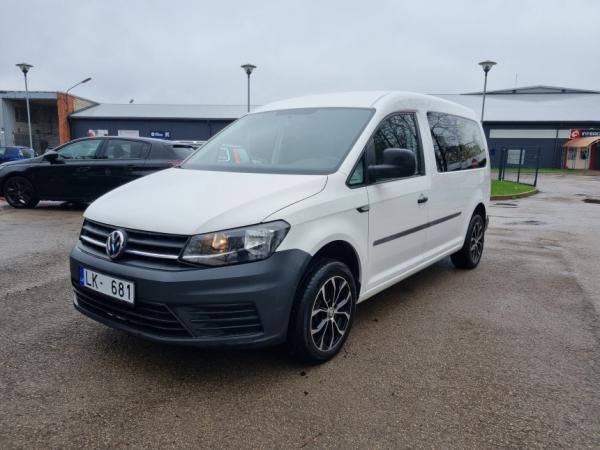 White Volkswagen Caddy 2018 in Riga, with an engine capacity of 2.00 L and mileage of 62 thousand km for 9990 €, photo 1 on AUTOMOTO.COM.LV
