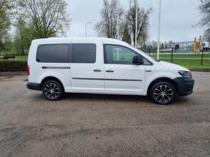 White Volkswagen Caddy 2018 in Riga, with an engine capacity of 2.00 L and mileage of 62 thousand km for 9990 €, photo 5 on AUTOMOTO.COM.LV