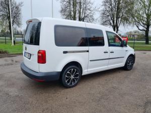 White Volkswagen Caddy 2018 in Riga, with an engine capacity of 2.00 L and mileage of 62 thousand km for 9990 €, photo 6 on AUTOMOTO.COM.LV