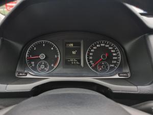 White Volkswagen Caddy 2018 in Riga, with an engine capacity of 2.00 L and mileage of 62 thousand km for 9990 €, photo 11 on AUTOMOTO.COM.LV