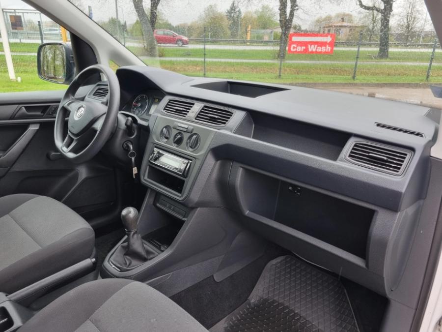 White Volkswagen Caddy 2018 in Riga, with an engine capacity of 2.00 L and mileage of 62 thousand km for 9990 €, photo 13 on AUTOMOTO.COM.LV