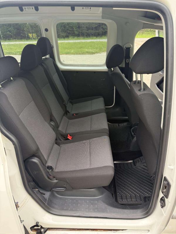 White Volkswagen Caddy 2018 in Lazdijai, with an engine capacity of 2.00 L and mileage of 605 thousand km for 7000 €, photo 10 on AUTOMOTO.COM.LV