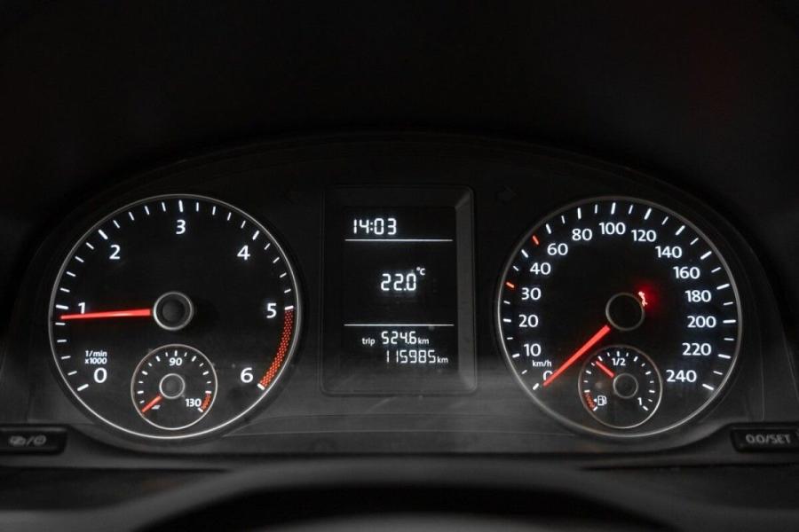 White Volkswagen Caddy 2018 in Vilnius, with an engine capacity of 2.00 L and mileage of 116 thousand km for 9500 €, photo 9 on AUTOMOTO.COM.LV