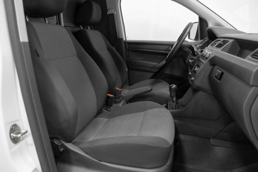 White Volkswagen Caddy 2018 in Vilnius, with an engine capacity of 2.00 L and mileage of 116 thousand km for 9500 €, photo 13 on AUTOMOTO.COM.LV
