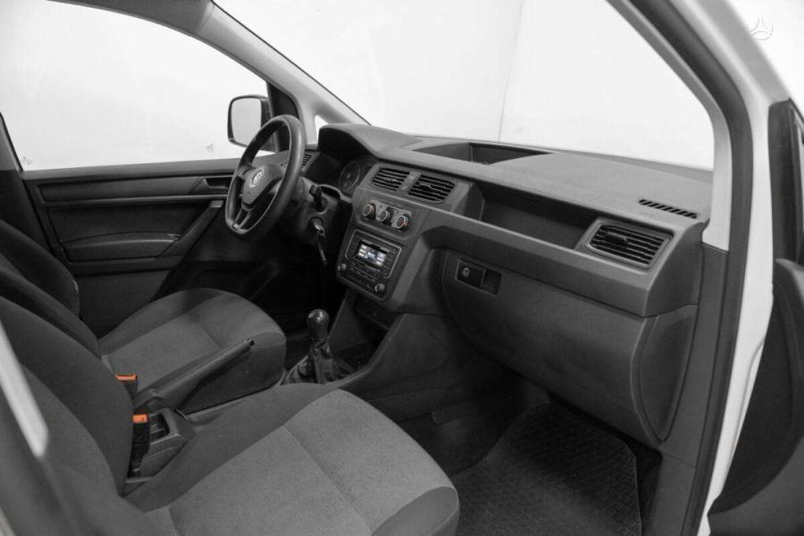 White Volkswagen Caddy 2018 in Vilnius, with an engine capacity of 2.00 L and mileage of 116 thousand km for 9500 €, photo 7 on AUTOMOTO.COM.LV