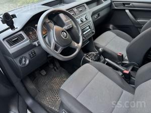White Volkswagen Caddy 2019 in Riga, with an engine capacity of 2.00 L and mileage of 90 thousand km for 12800 €, photo 4 on AUTOMOTO.COM.LV