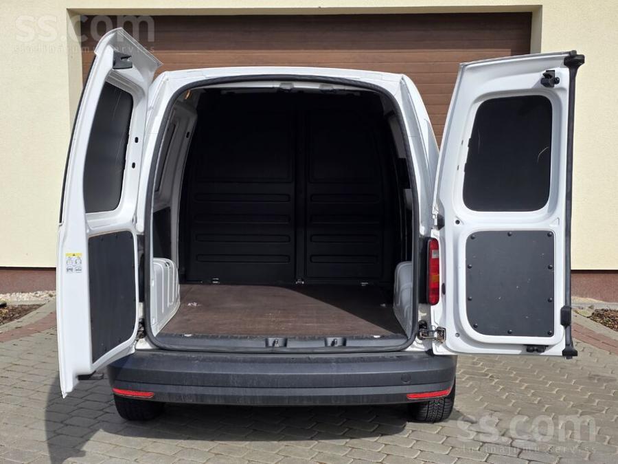 White Volkswagen Caddy 2020 in Riga, with an engine capacity of 2.00 L and mileage of 84 thousand km for 11495 €, photo 10 on AUTOMOTO.COM.LV