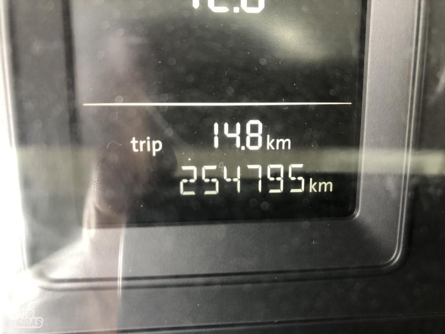 White Volkswagen Caddy 2010 in Klaipeda, with an engine capacity of 1.20 L and mileage of 254 thousand km for 2850 €, photo 10 on AUTOMOTO.COM.LV