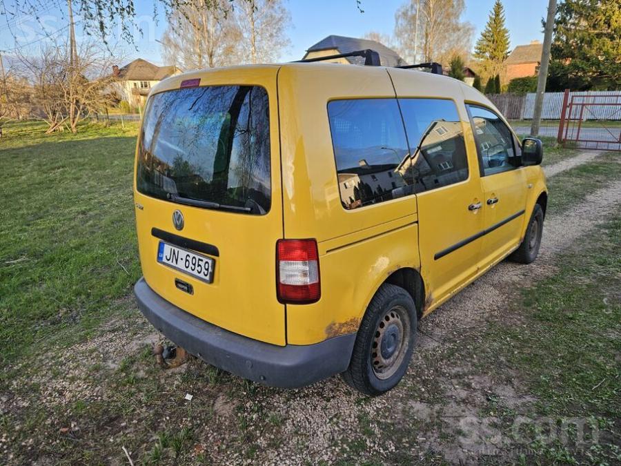 Yellow Volkswagen Caddy 2004 in Riga, with an engine capacity of 2.00 L and mileage of 271 thousand km for 1800 €, photo 4 on AUTOMOTO.COM.LV