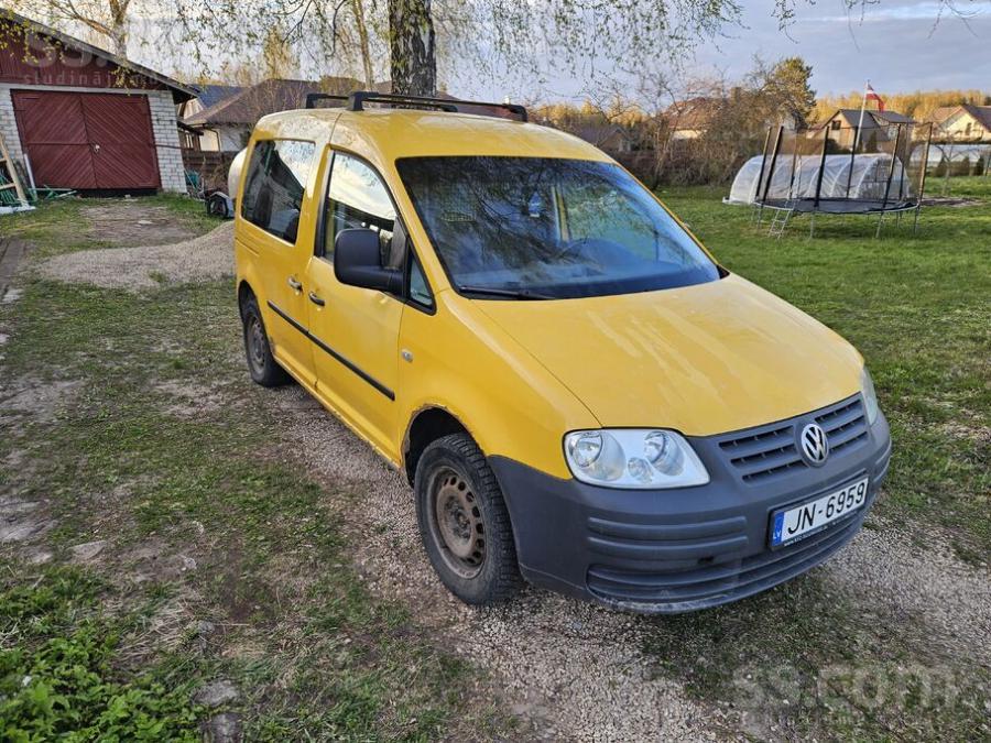 Yellow Volkswagen Caddy 2004 in Riga, with an engine capacity of 2.00 L and mileage of 271 thousand km for 1800 €, photo 5 on AUTOMOTO.COM.LV