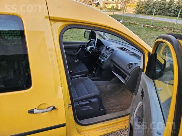Yellow Volkswagen Caddy 2004 in Riga, with an engine capacity of 2.00 L and mileage of 271 thousand km for 1800 €, photo 6 on AUTOMOTO.COM.LV