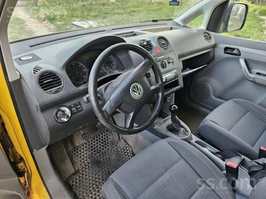 Yellow Volkswagen Caddy 2004 in Riga, with an engine capacity of 2.00 L and mileage of 271 thousand km for 1800 €, photo 12 on AUTOMOTO.COM.LV