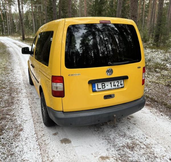 Dzeltens Volkswagen Caddy 2006 Ogre, ar dzinēja tilpumu 1.90 L un nobraukumu 213 tūkst. km par 3150 €, foto 4 vietnē AUTOMOTO.COM.LV