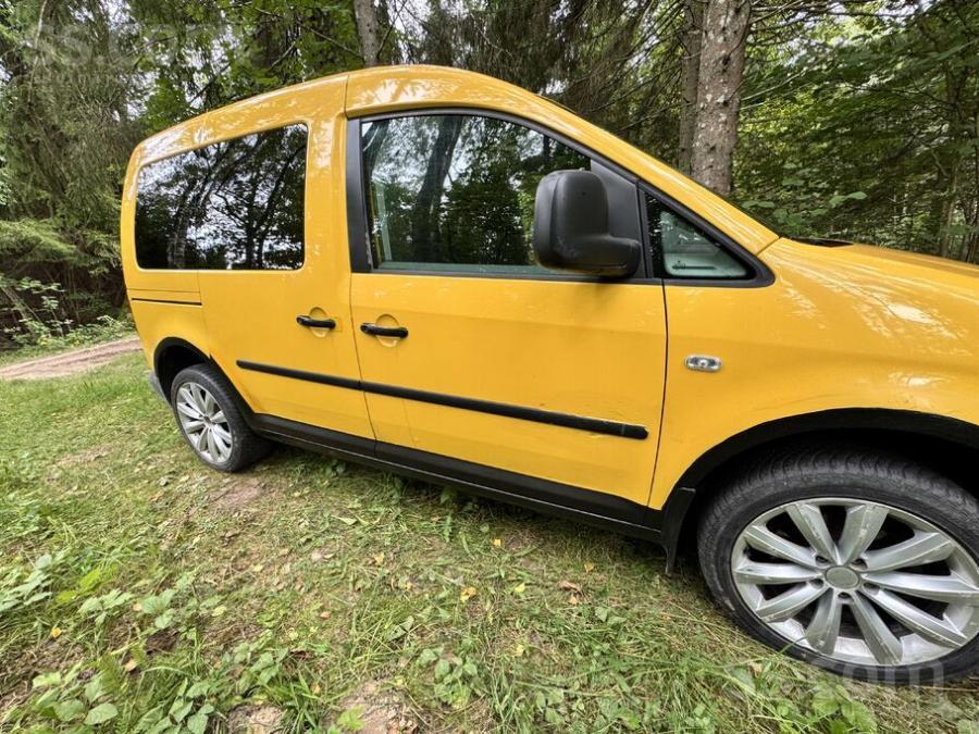 Yellow Volkswagen Caddy 2006 in Kuldiga, with an engine capacity of 1.90 L and mileage of 265 thousand km for 1800 €, photo 5 on AUTOMOTO.COM.LV