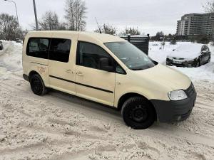 Dzeltens Volkswagen Caddy 2009 Viļņa, ar dzinēja tilpumu 1.90 L un nobraukumu 300 tūkst. km par 2450 €, foto  vietnē AUTOMOTO.COM.LV