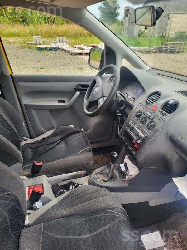 Dzeltens Volkswagen Caddy 2009 Daugavpils, ar dzinēja tilpumu 2.00 L un nobraukumu 250 tūkst. km par 2200 €, foto 3 vietnē AUTOMOTO.COM.LV