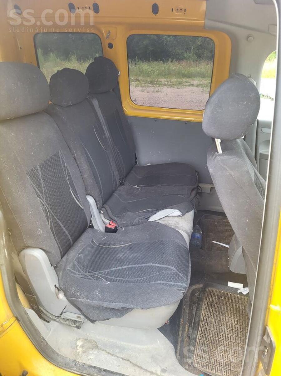 Yellow Volkswagen Caddy 2009 in Daugavpils, with an engine capacity of 2.00 L and mileage of 250 thousand km for 2200 €, photo 5 on AUTOMOTO.COM.LV